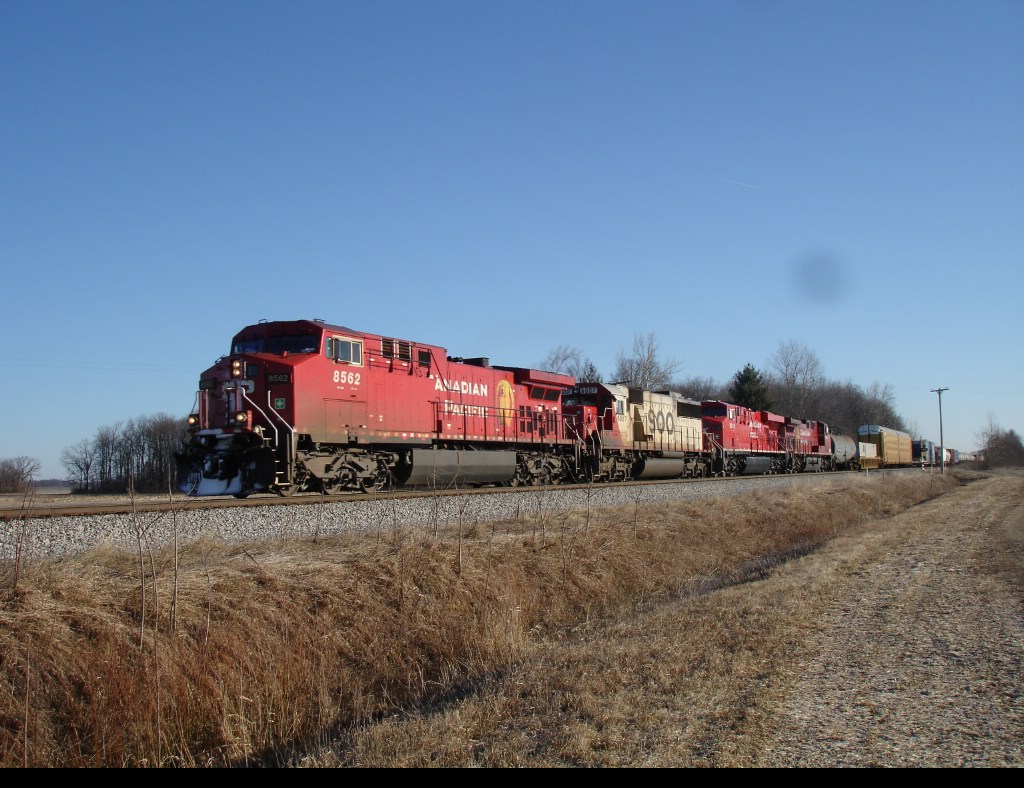CP 8562, SOO 6007 WB on NS 9:02 AM